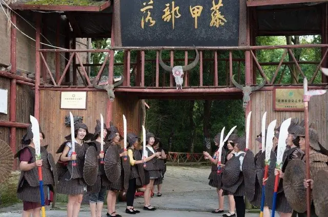 The tribe of Menghuo fled to Guizhou, and they are still wearing rattan ...