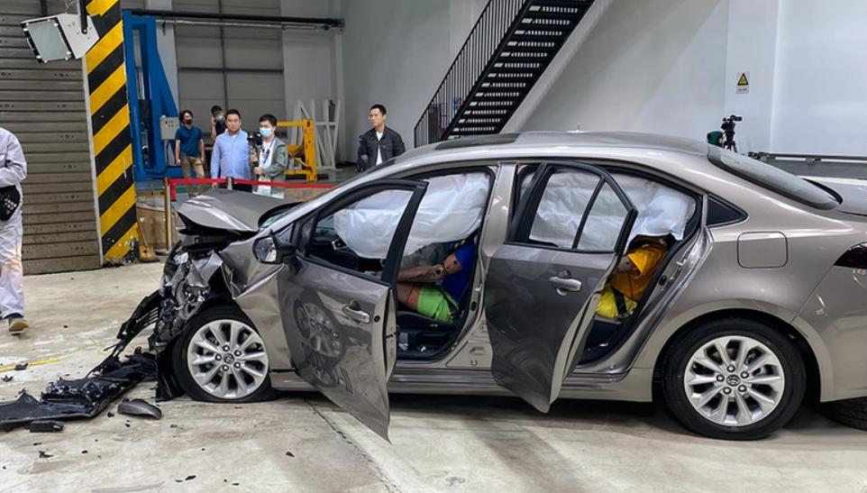 Corolla easily completes the 40% offset crash test, but there are two ...