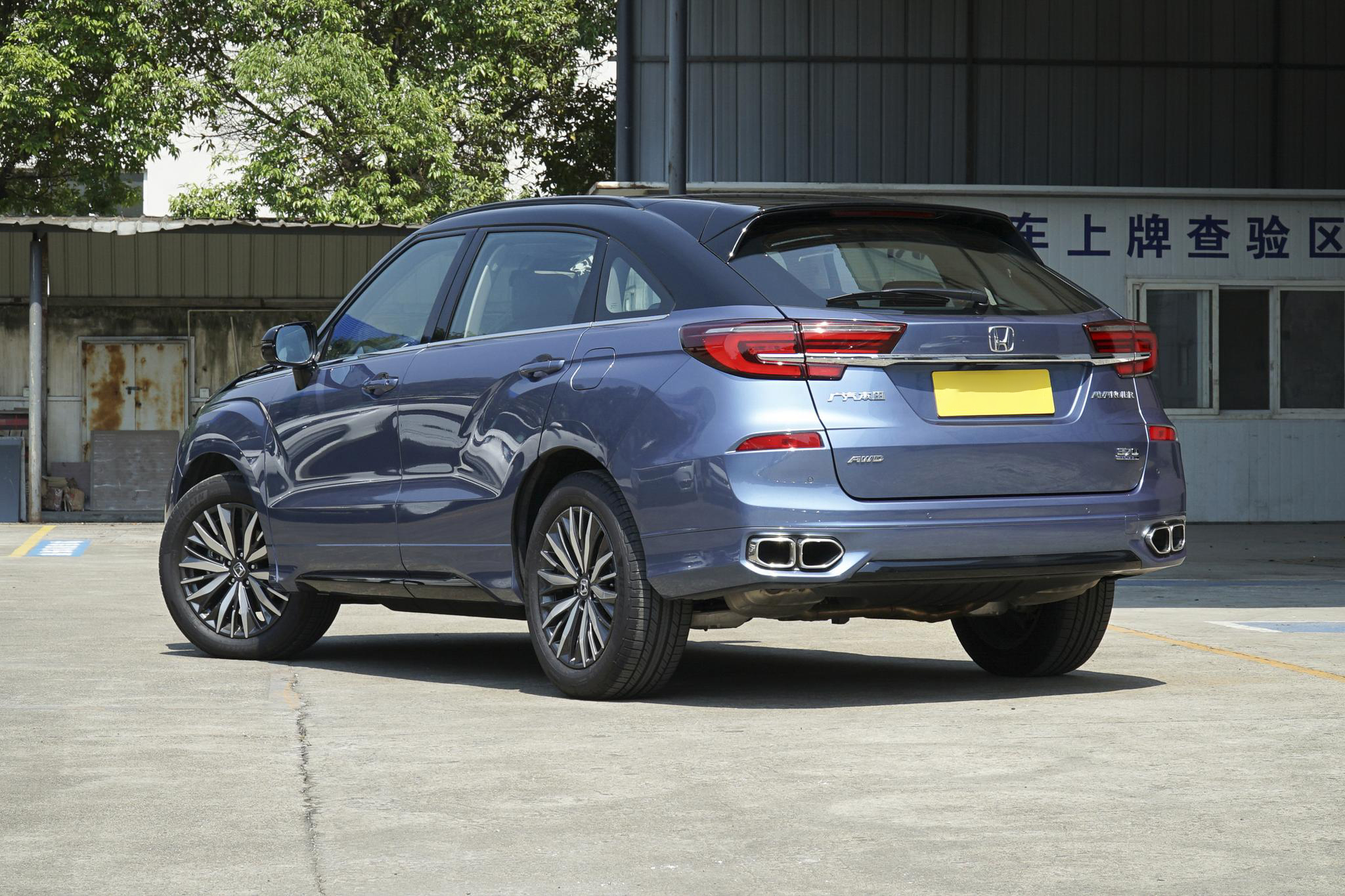 The price is 332,800, 2.0T+9AT, the big five is very spacious, real ...