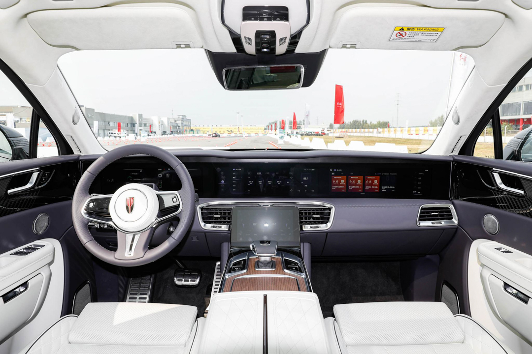 Gorgeously crushing BMW X7, or equipped with 4.0T V8 engine, Hongqi's new flagship LS7 official ...