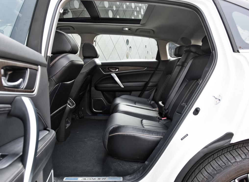 Honda Crown Road: The appearance is magnificent, the space is luxurious ...