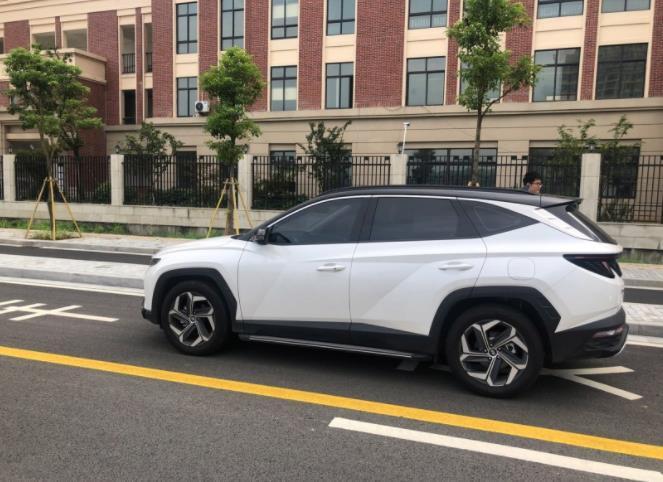 Experience the fifth-generation Hyundai Tucson L: In various modes, the ...