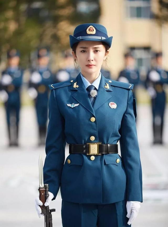 Military uniform photos of 40 female celebrities: Zhao Liying, Jin ...