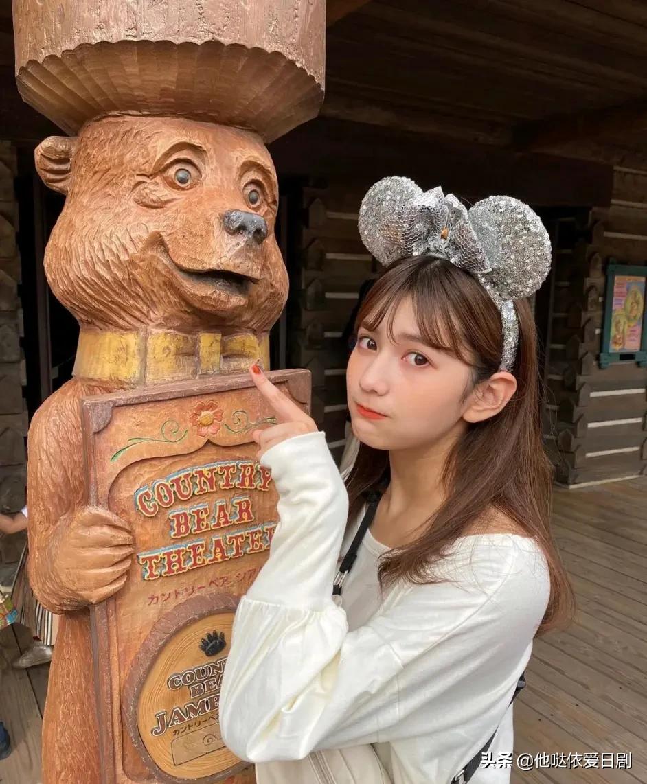 Miss Magazine released a photo album, Haruka Arai, a charming young ...