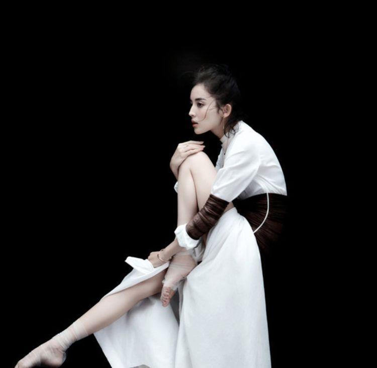 Stars in ballet costumes, Liu Shishi, Jingtian is elegant and ...