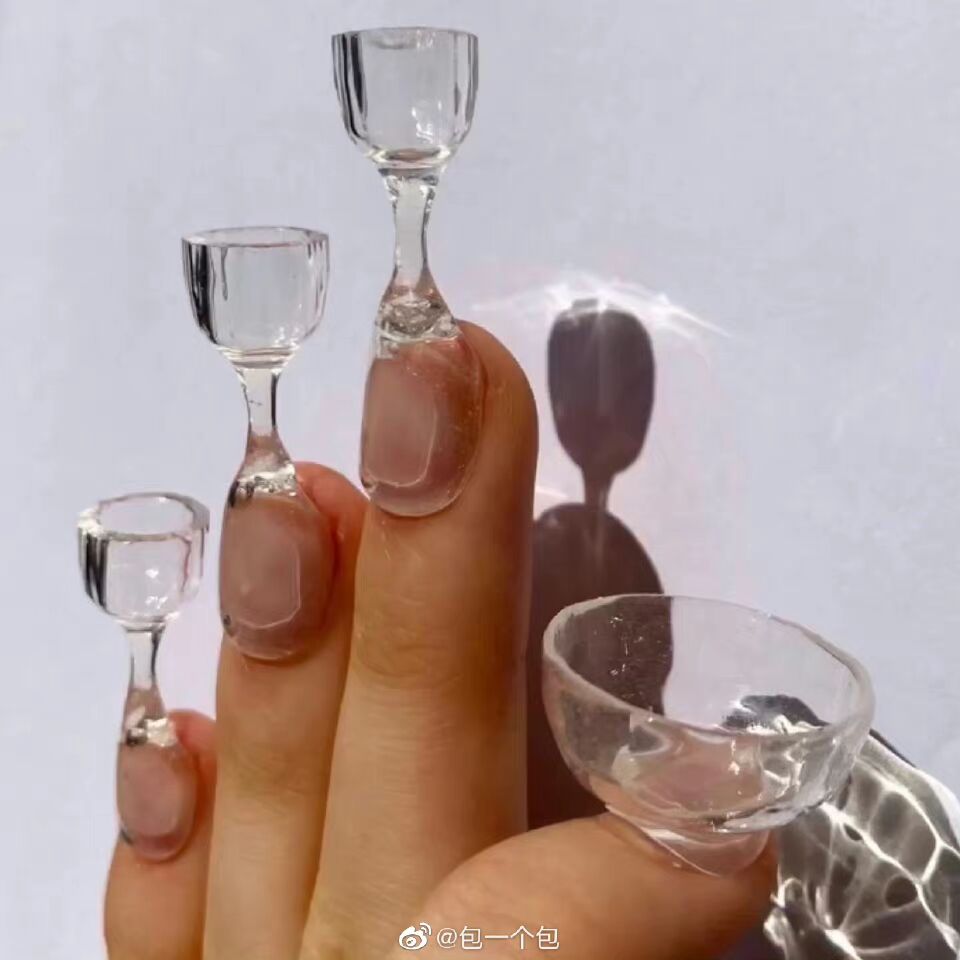 In those years, those weird nail art series - iNEWS