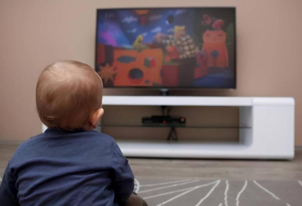 Studies have shown that children who watch TV before the age of 3 and ...