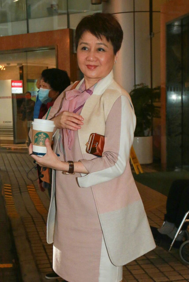 Anqi Leung takes over the shares of Zheng Yutong's family, or bids ...