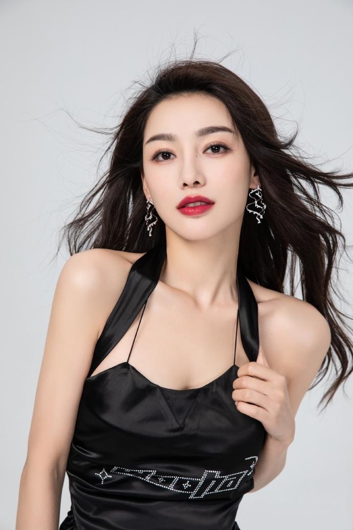 Fu Mei, the most stunning supporting actress in "Sweeping the Dark Storm" - iNEWS