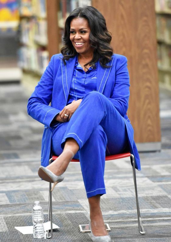The Obamas kayak in Hawaii, the former president shows off his muscles ...