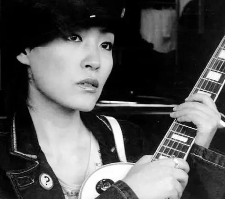 Singer Chen Lin jumped down from the 9th floor, leaving behind two ...