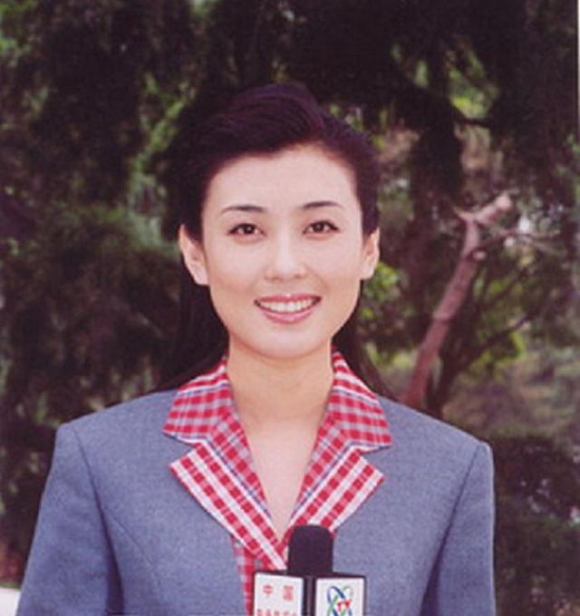 CCTV hosted Li Hong: I have been in a poor effort to marry the marriage ...