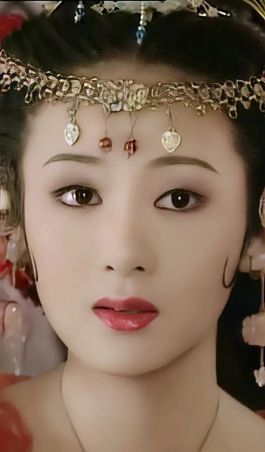 Pretty little Li Lin - iNEWS