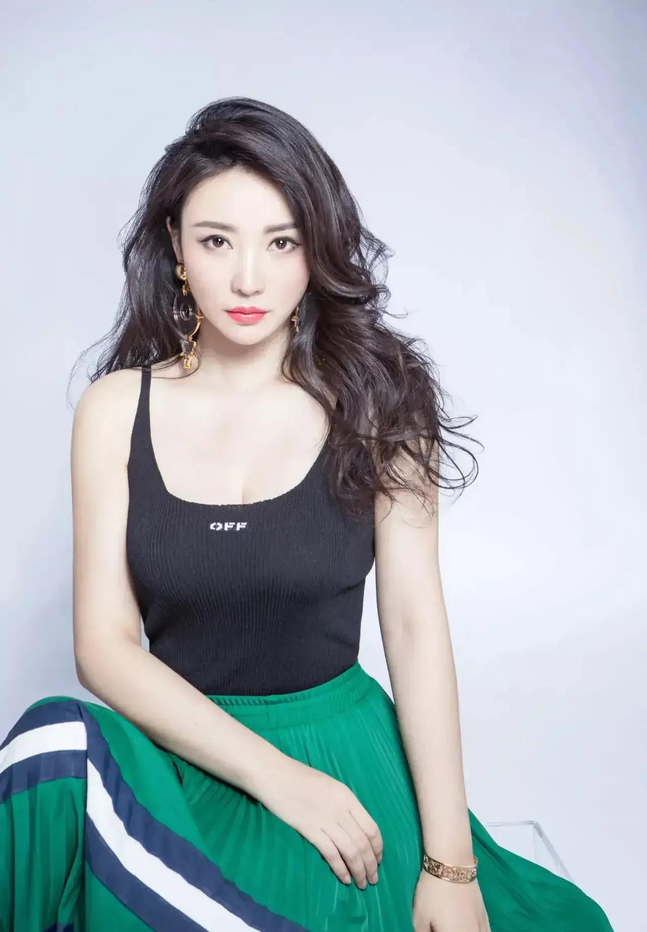 Collection of Liu Yan's Beautiful Pictures (6) - iNEWS