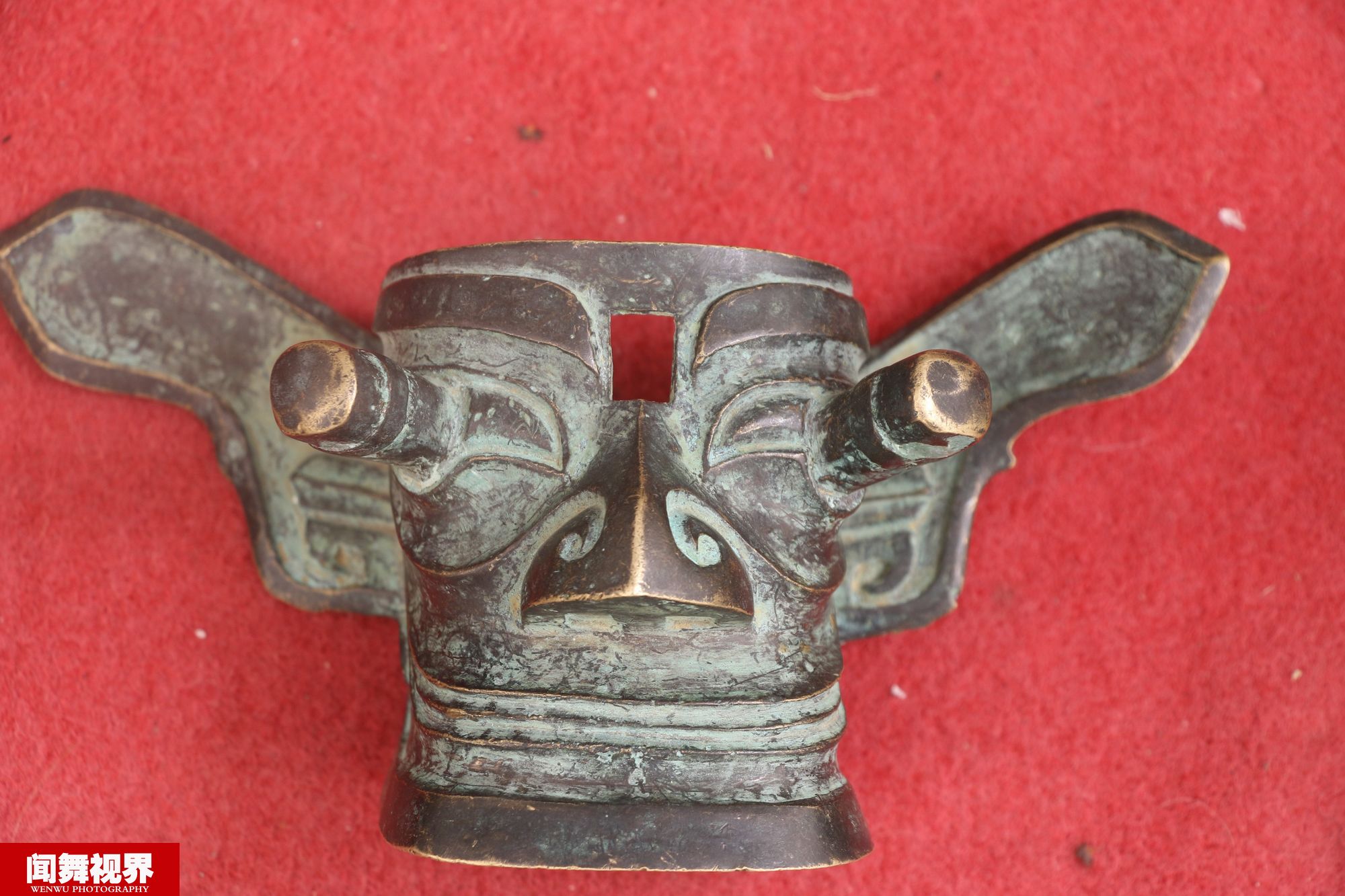 The same cultural relics from Sanxingdui appeared in antique stalls ...