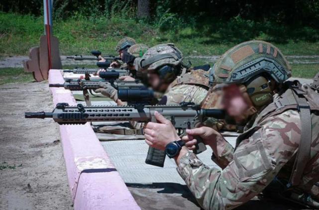 Ukrainian army actual combat exercise, AK-74 rifle is still the ...