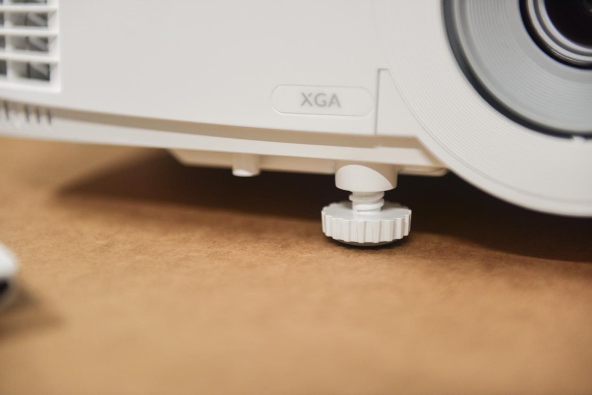 BenQ E530: Teachers use smart projectors to teach lessons, which is ...