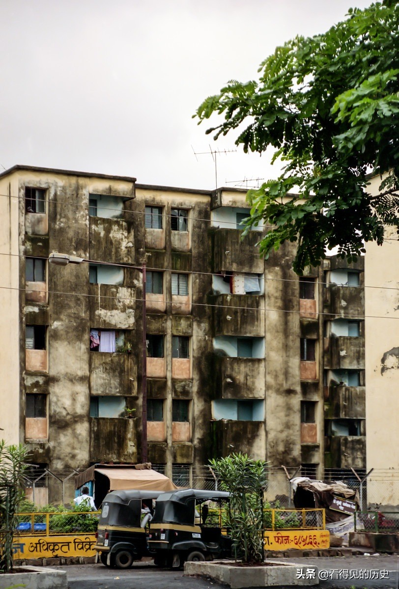 Old photo 1990's old city of Mumbai, India - iNEWS