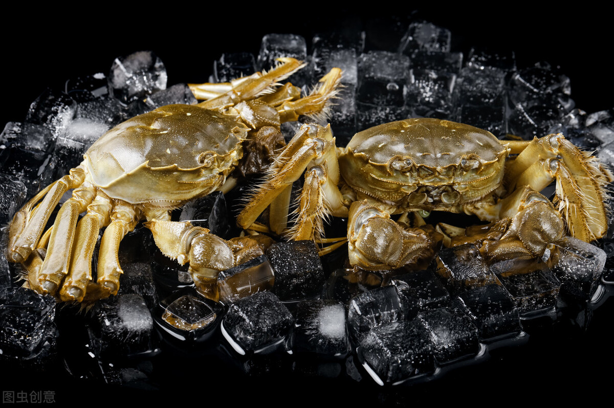 The 18-year-old girl's fingers look like crab tongs!Expert advice ...