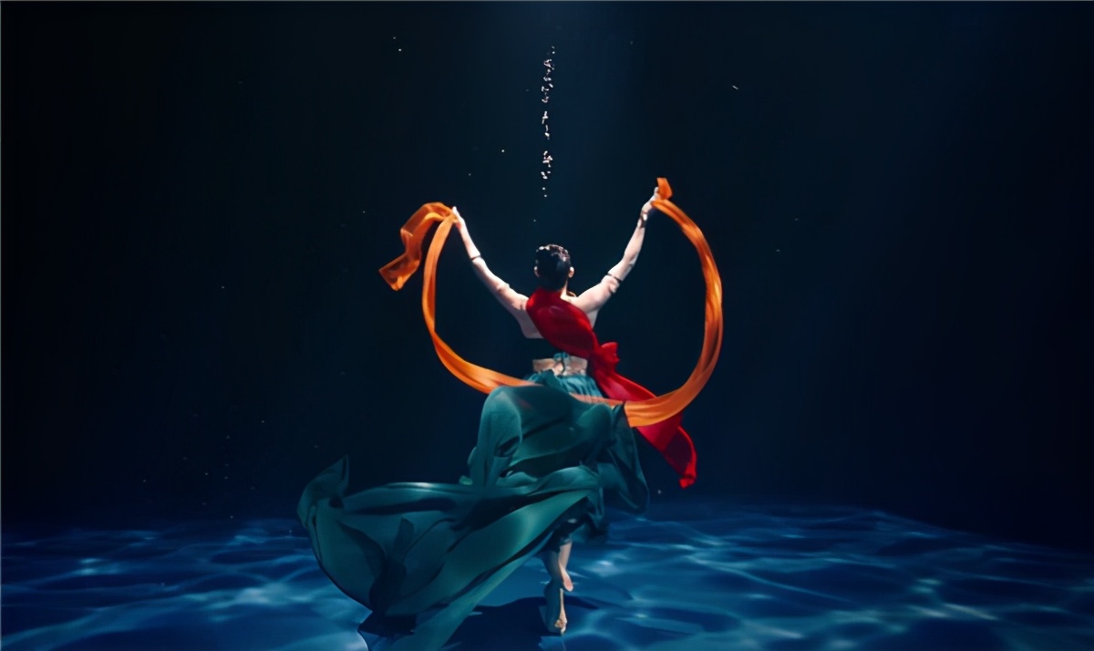 Beautiful water dance "Luo Shen Water Fu": evolved from "Luo Shen Fu ...