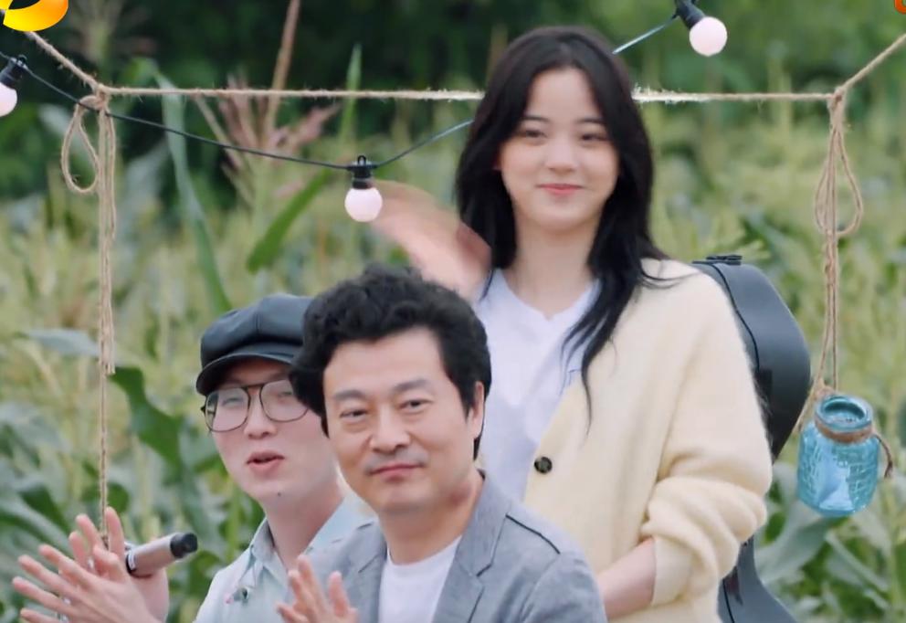 Playing wrong in front of Lu Siqing doesn't show her timidity, and she didn't shake hands with ...