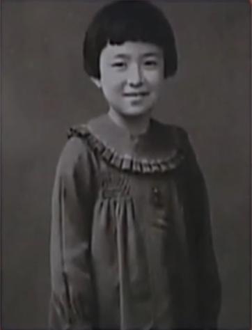 Gu Jianfen: Support Teresa Teng!Holding Hong Naying and Mao Amin in her ...