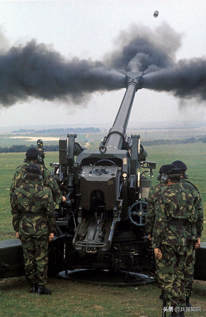 Classic weapon collection-FH70 howitzer & HOT anti-tank missile - iNEWS