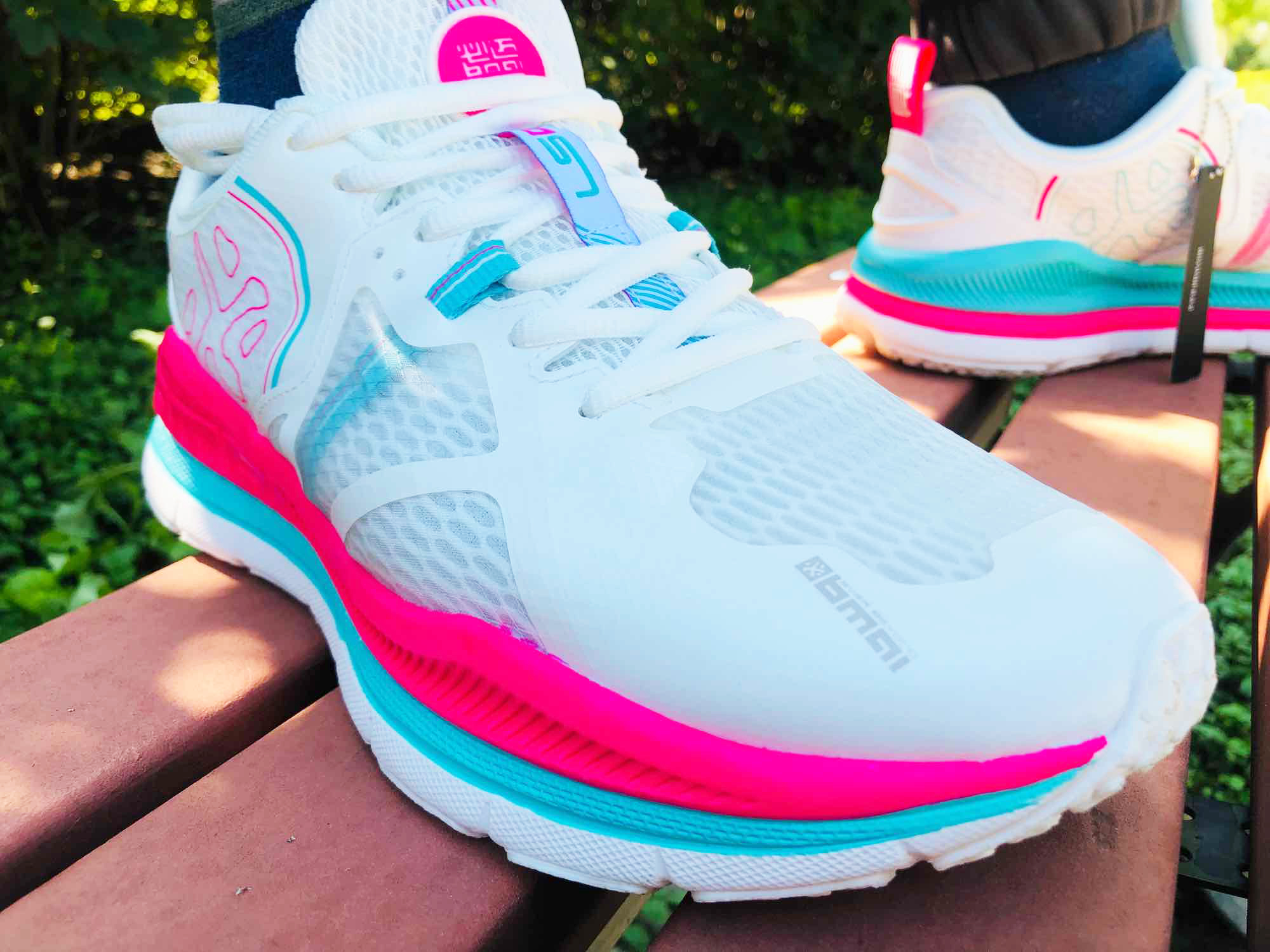 A guide to choosing shoes for advanced runners!A pair of suitable ...