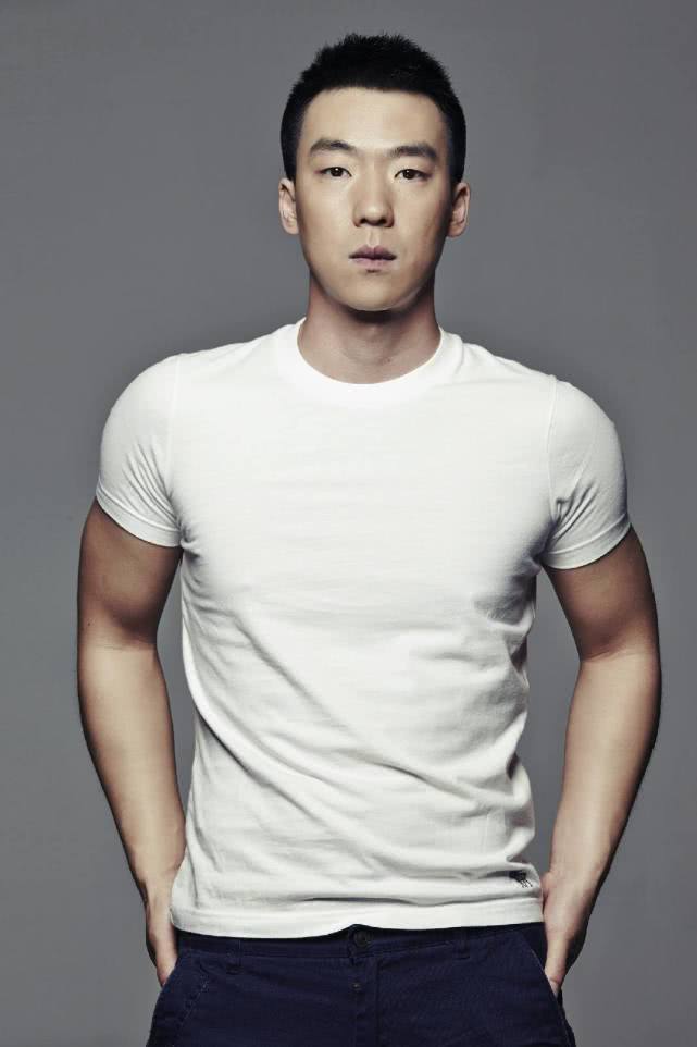 The handsome life of Wu Xiaoliang, the actor Sun Xing in "Sweeping the ...