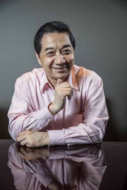 CCTV hosted Li Hong: I have been in a poor effort to marry the marriage ...