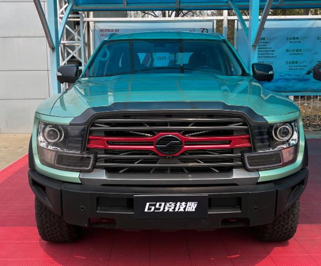 The car is more than 2 meters wide, with a Nissan engine, and ZTE's ...
