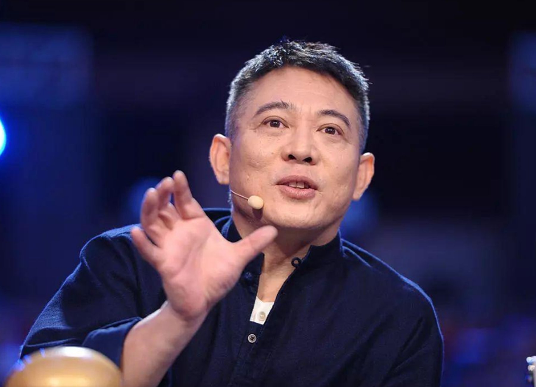 Brother Jet Li is an assistant with an annual salary of 1.2 million. The second brother is ...