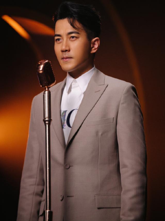 Hawick Lau's recent photos are public, and his image has changed ...