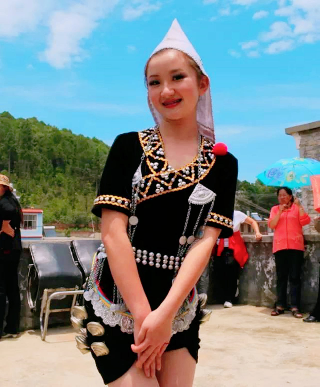 Yunnan Yiche ethnic group, women in the ethnic group do not wear ...