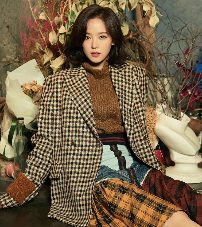 Kang Hannah in the Age of Innocence - iNEWS