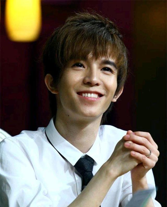 How tall is Guo Jingming?A few pictures tell you the answer - iNEWS