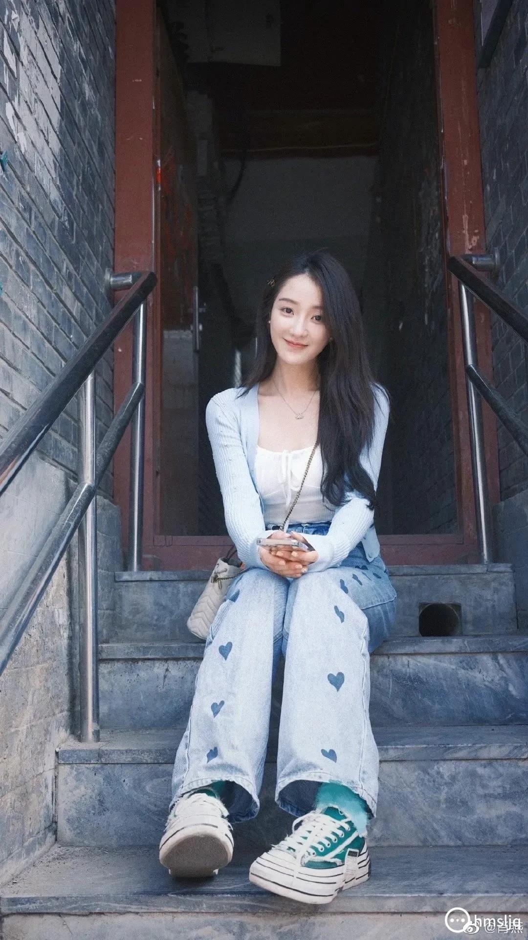 Young and beautiful actress Xiao Yan - iNEWS