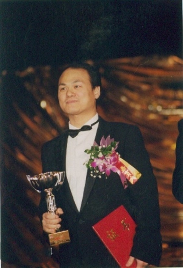 Singer Zhang Xing has a round and old figure that is difficult to ...