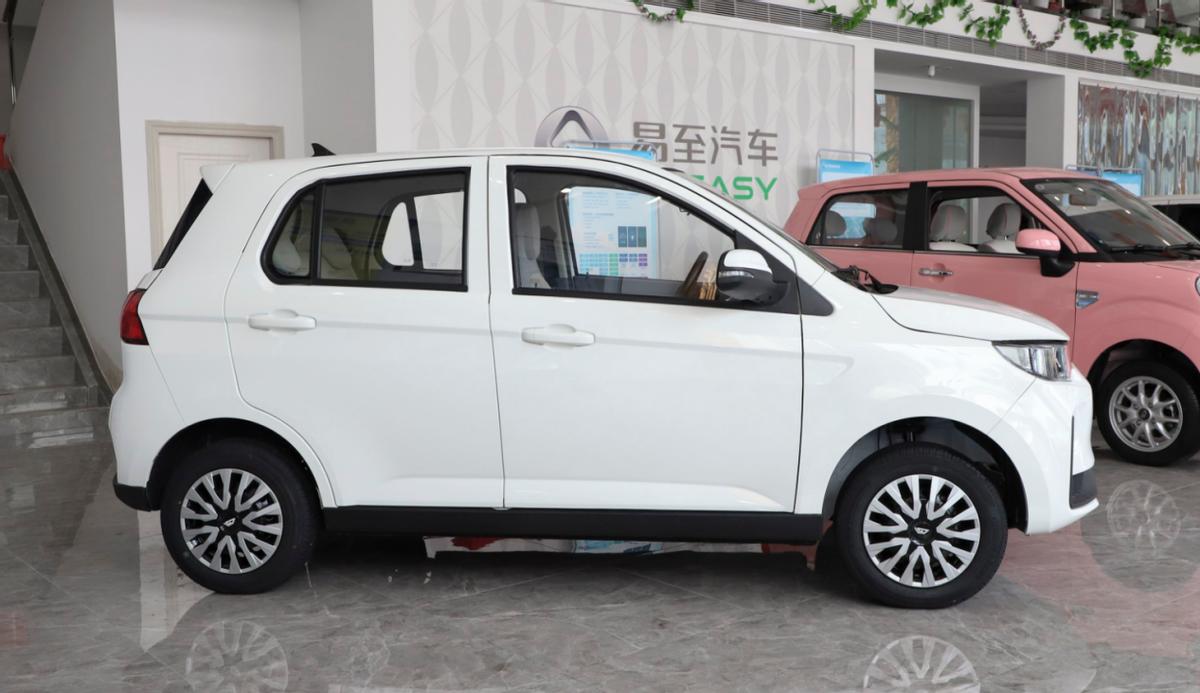 Another mini-electric car, Lingbao COCO top equipped with glory version ...