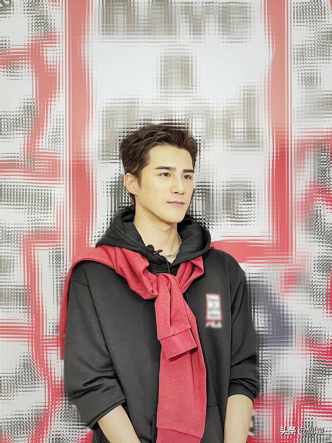 Jiang Chao took part in the event and did not forget to have a ...