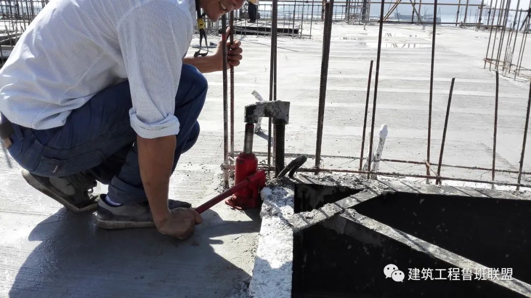 Self-made integral shaped steel formwork for toilet caisson ...