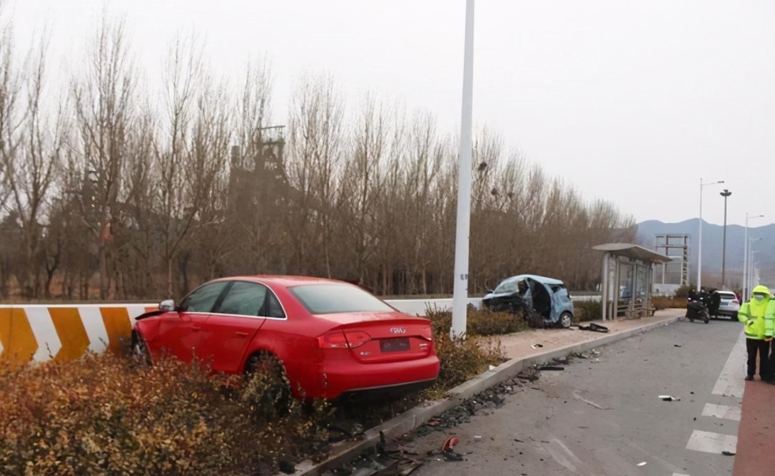 It's not "cute" anymore. Wuling Hongguang MINI EV traffic accident ...