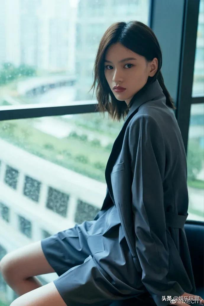 Qiu Tian, the female killer on the red carpet with red lips and long ...