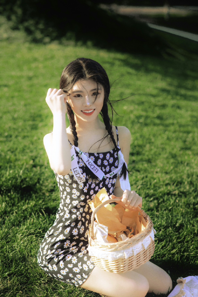 Did Siba teach the "Ju Xue" class?Every makeup and look are too much ...