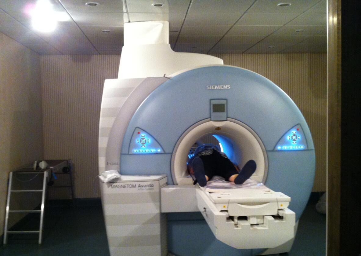 Alcoholic brain atrophy is due to long-term drinking, severe damage ...