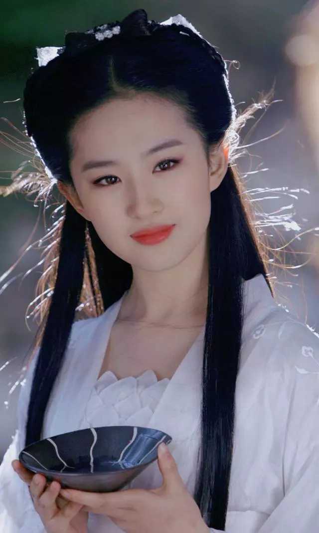 When the "Word of Honor" "Gu Xiang" try on the little dragon girl ...