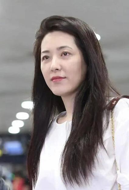 Zeng Li is worthy of being a Chinese opera school girl. The 44-year-old ...