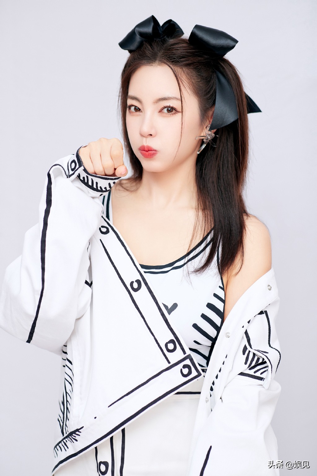 Zhang Yuqi, born beautiful, beautiful and charming - iNEWS