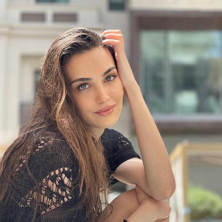 The "most beautiful" girl Lebanese girl with a beautiful figure - iNEWS