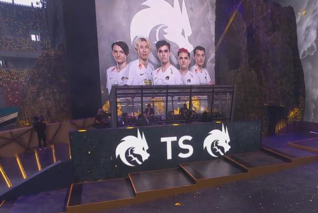 The head of the mammoth LGD lost the TI10 championship!Huya Sccc sighed: another year to wait ...